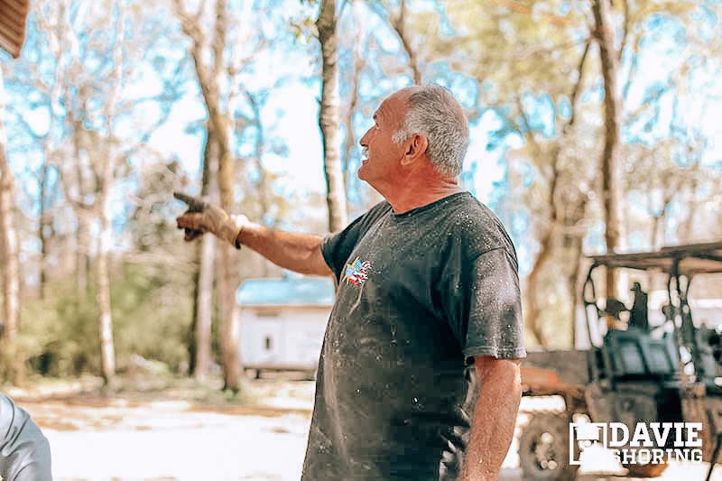 Jason Lipscomb and Keith Monistere's House Moving in Loranger, LA ...