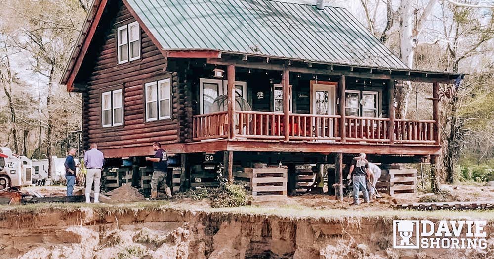 Jason Lipscomb and Keith Monistere's House Moving in Loranger, LA ...